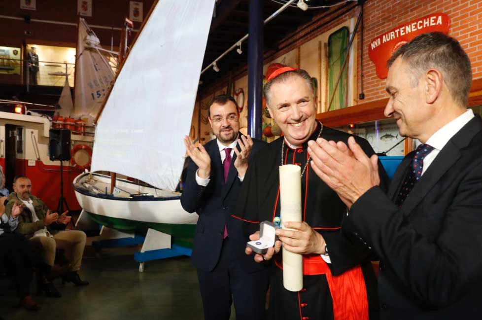 El cardenal Ángel Artime ya es Hijo Predilecto de Asturias | Candás 365